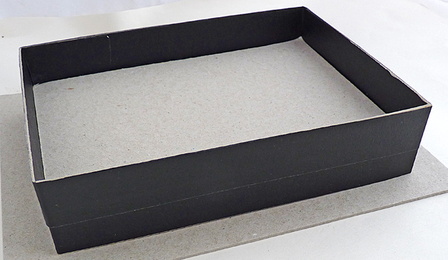 Bumblebees and Butterflies: A raised bottom box tutorial DMMDT