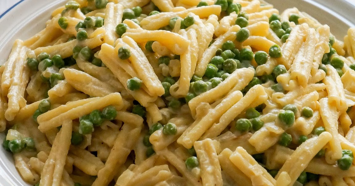 Easy-peasy vegan Alfredo pasta