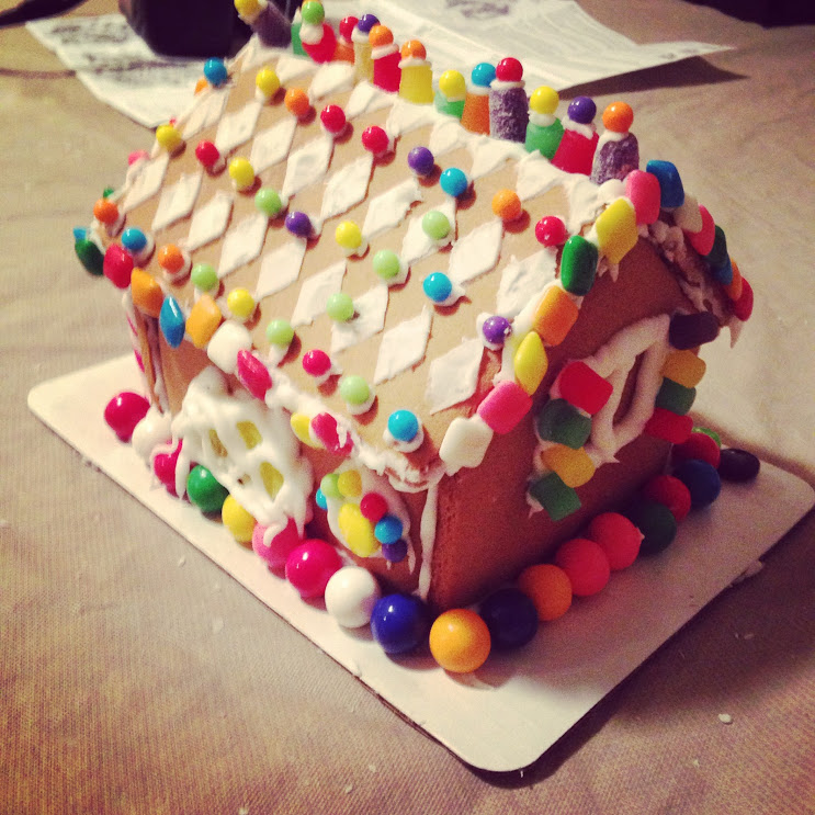 Lyndi's Projects: Top Ten Tips for Making an Impressive Gingrebread House