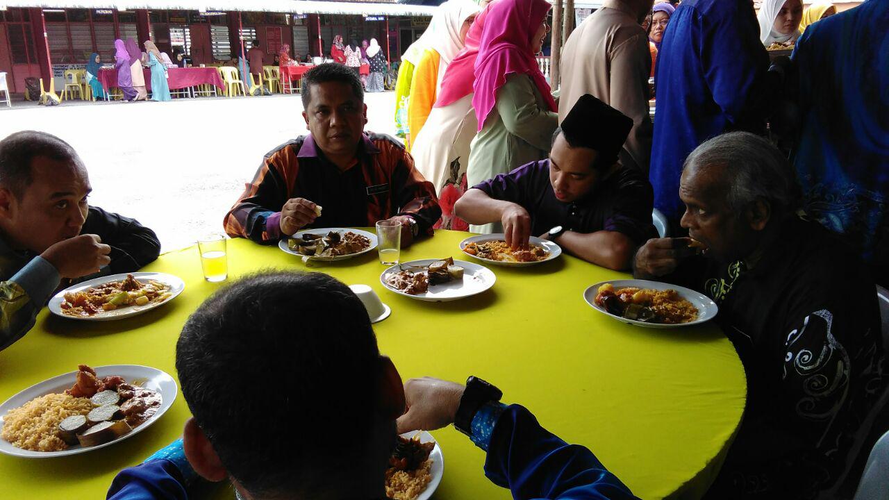 PORTAL RASMI SMK SERI KAMPAR: JAMUAN RIANG RIA HARI RAYA SMK SERI KAMPAR