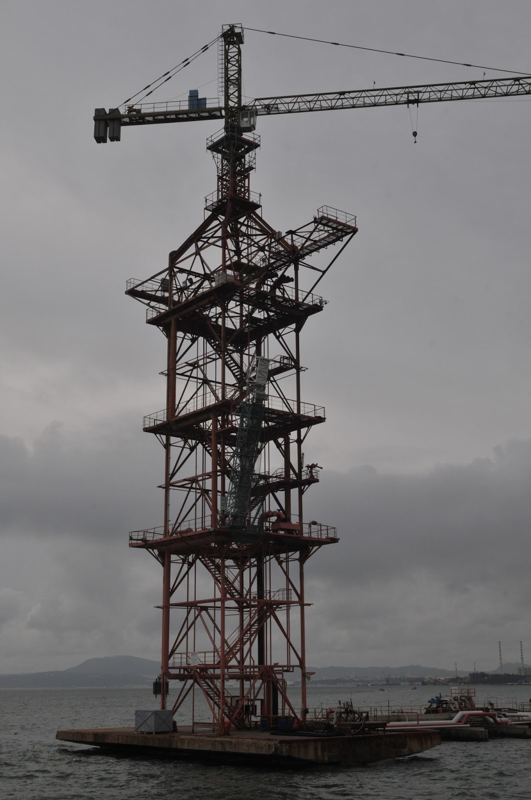SHIPS & THE SEA - BLOGUE dos NAVIOS e do MAR: Subir à Torre...