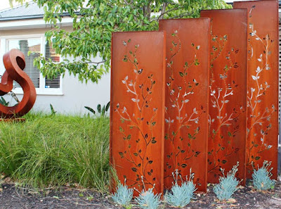Carlseng Designs: Rusted Steel Privacy Screens - Gorgeous!