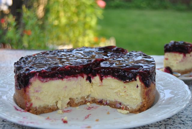 Lucy loves to bake: Cheesecake s čiernymi ríbezľami