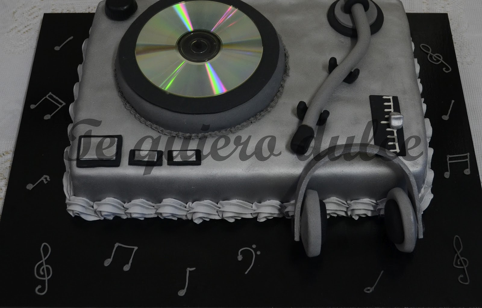 ♥TE QUIERO DULCE♥: Torta para un dj