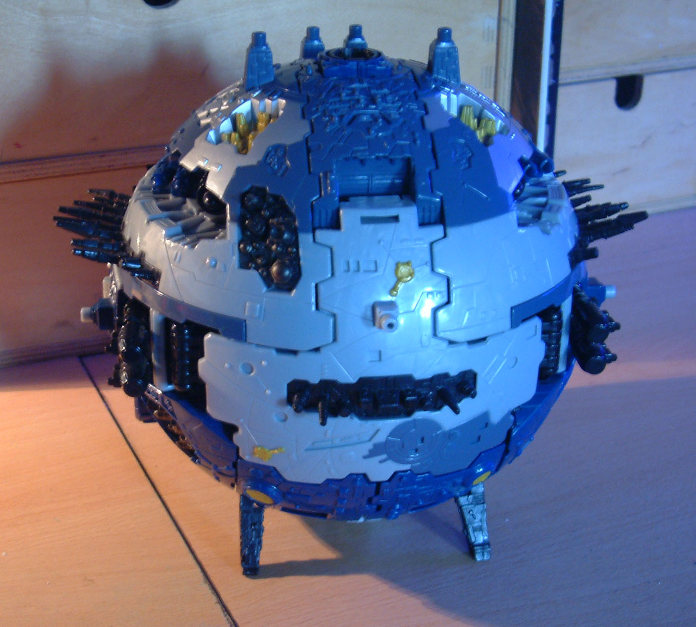 THE TRANSFORMERS: CYBERTYRON PRIMUS