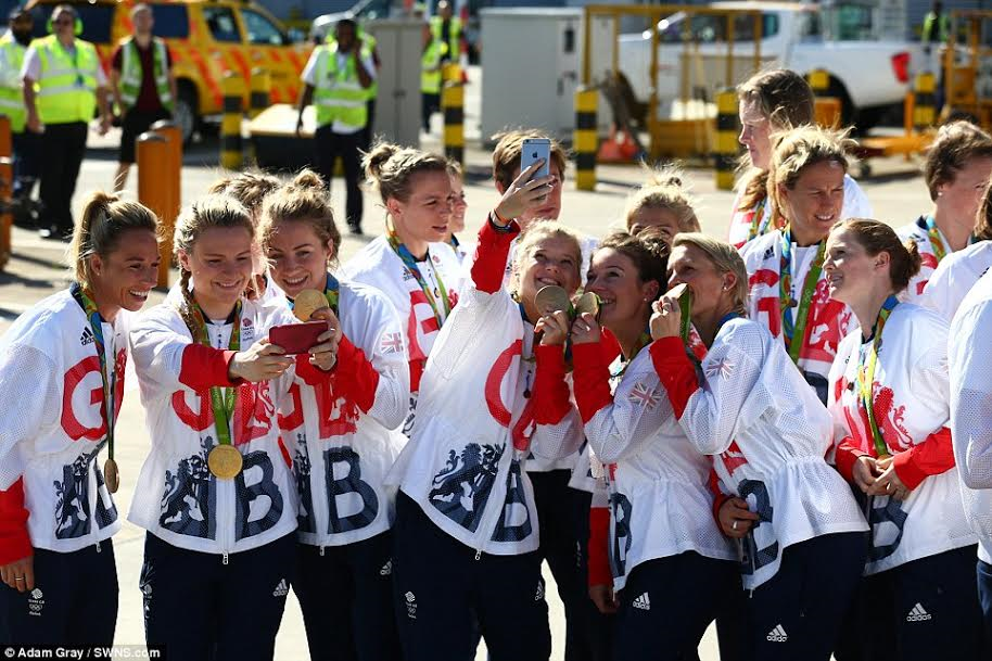 Team Great Britain receive heroes' welcome after returning home from ...
