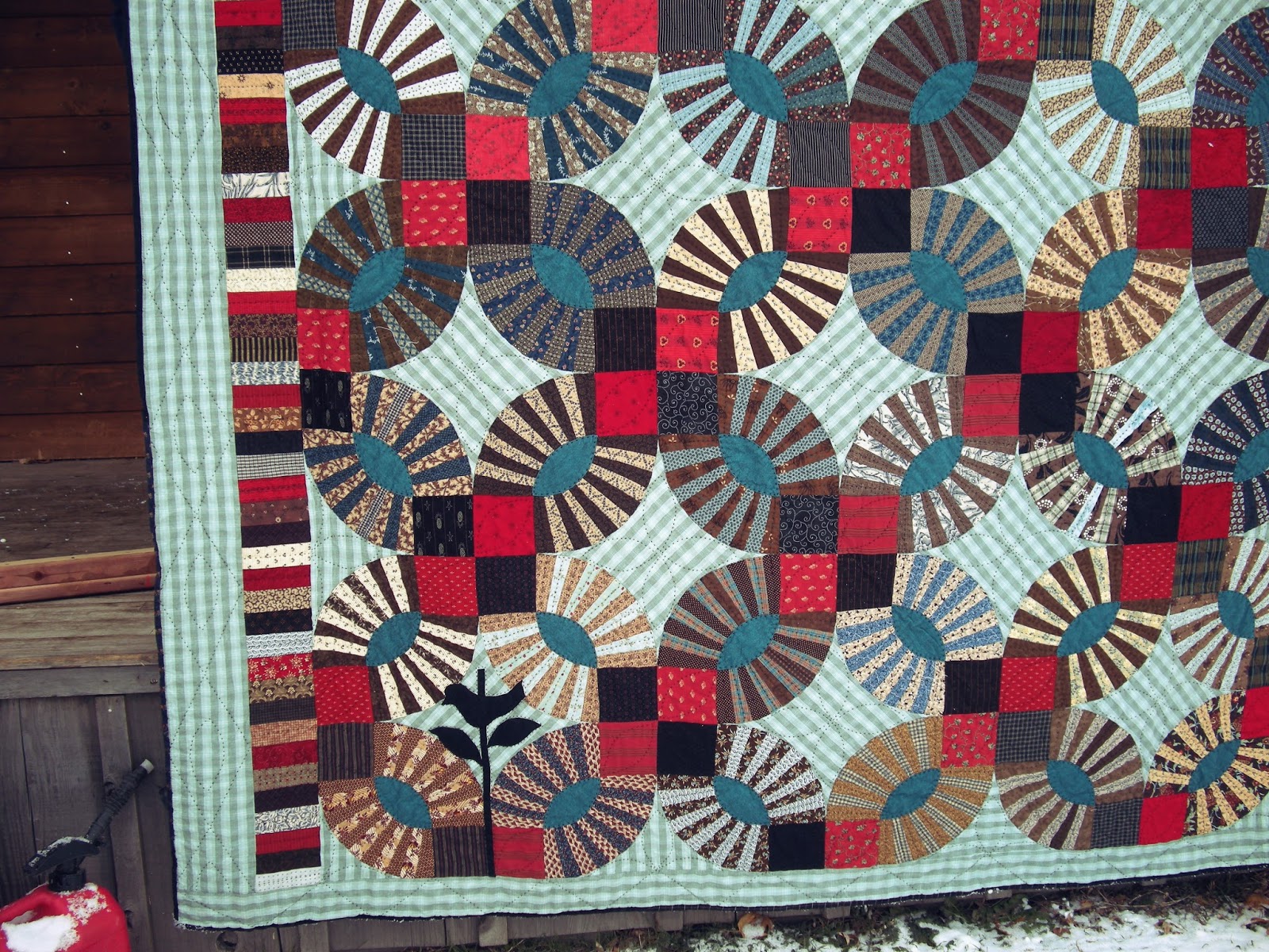 Quilty Folk: My Beautiful Pickle Dish Quilt is Finally Completed!