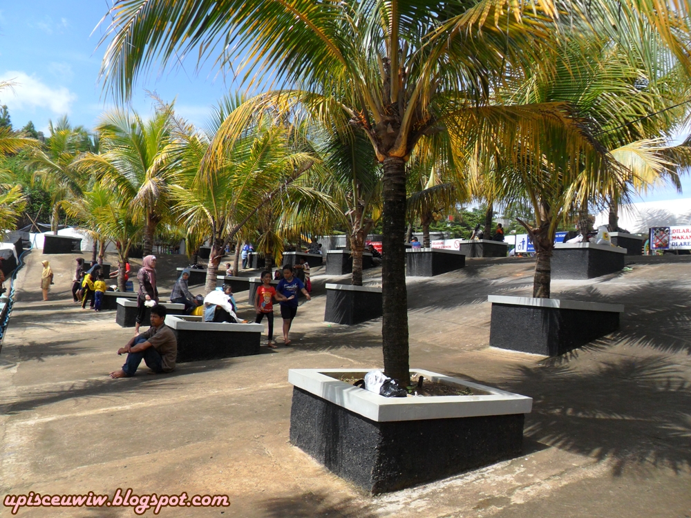 Sekedar berbagi celotehan hidup: Main : Mega Wisata Icakan Ciamis