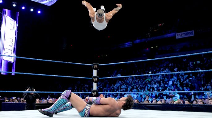 WWE In live!!!!: HUNICO vs JUSTIN GABRIEL
