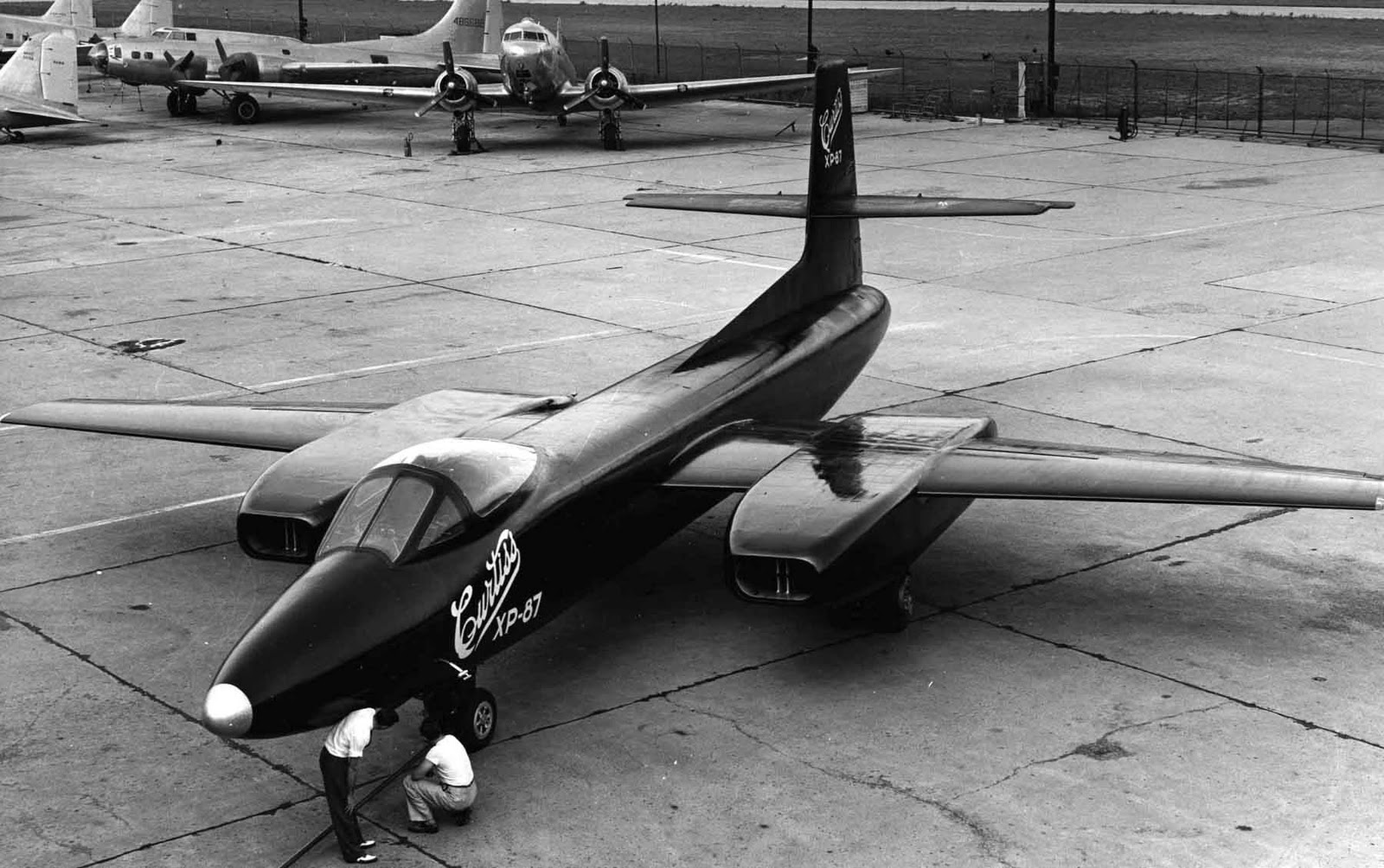nhungdoicanh: Curtiss-Wright XP/XF-87 Blackhawk