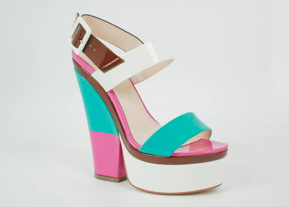 DELLA MEDIA PRODUCTION: VIATU, VIATU,VIATU,VIATU......MWANAMKE VIATU ...