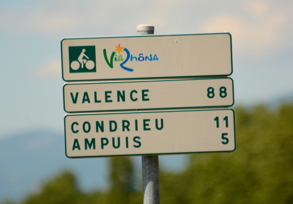 VIARHÔNA, TRAAG DOOR DE RHÔNEVALLEI (1): LYON - VALENCE - DICHTBIJ ...