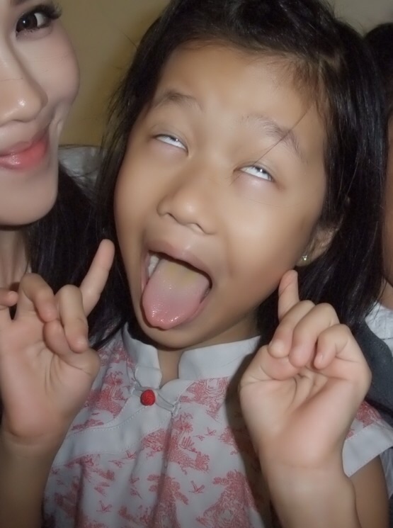 Daddy: Mommy's birthday is coming, what you going to buy for her?