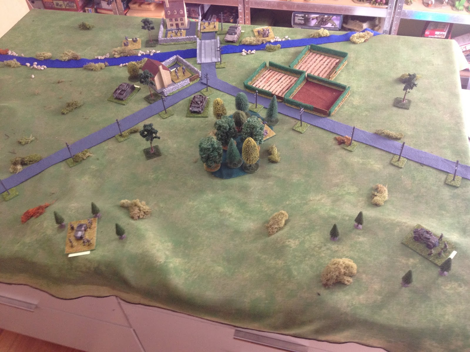 Grid based wargaming - but not always: WW2 game using a tabletop teaser