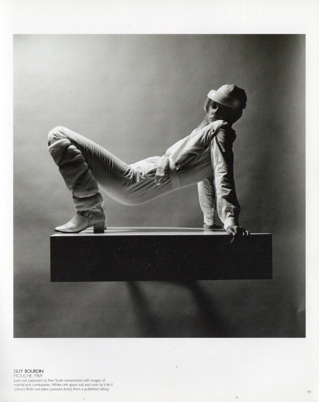 cathaloves: awkward body positions