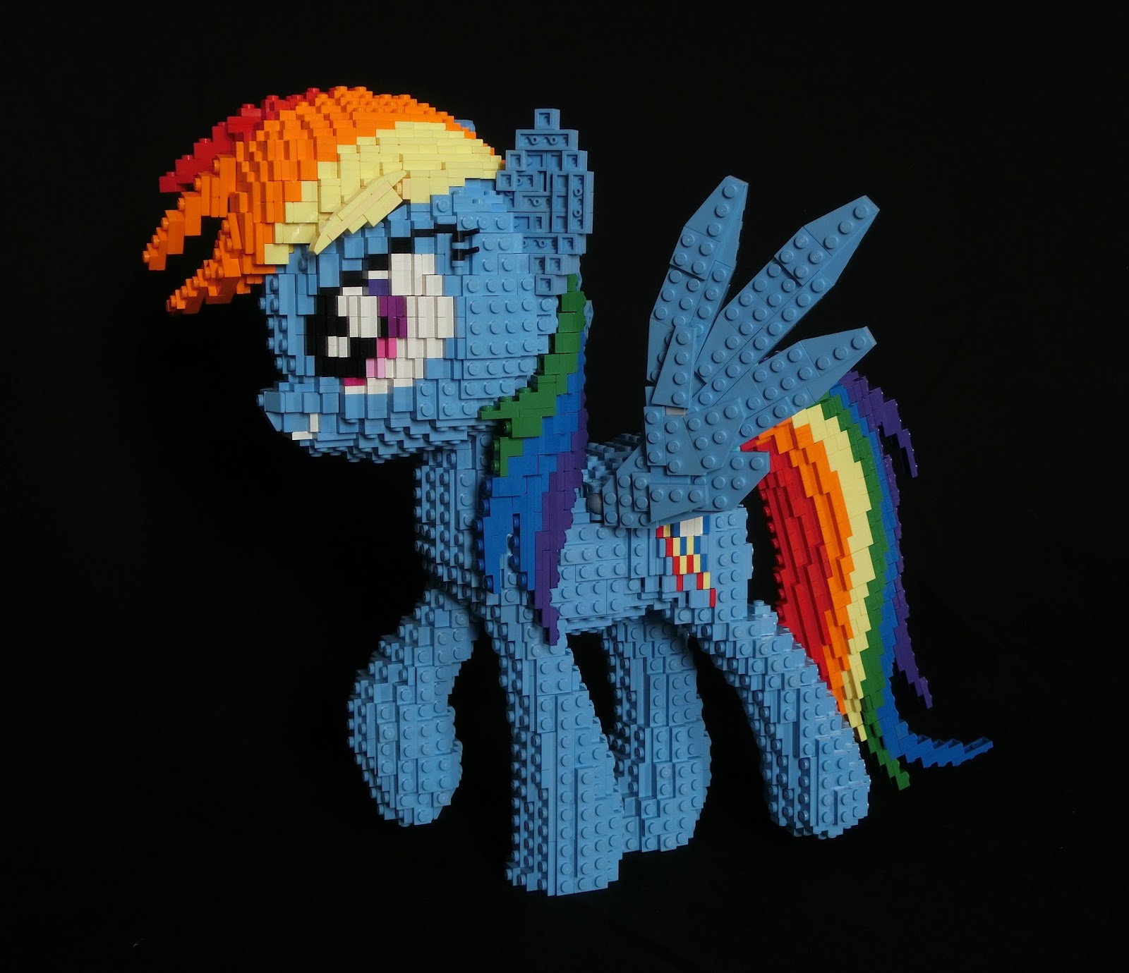 Equestria Daily - MLP Stuff!: 3,700 Piece LEGO Rainbow Dash!