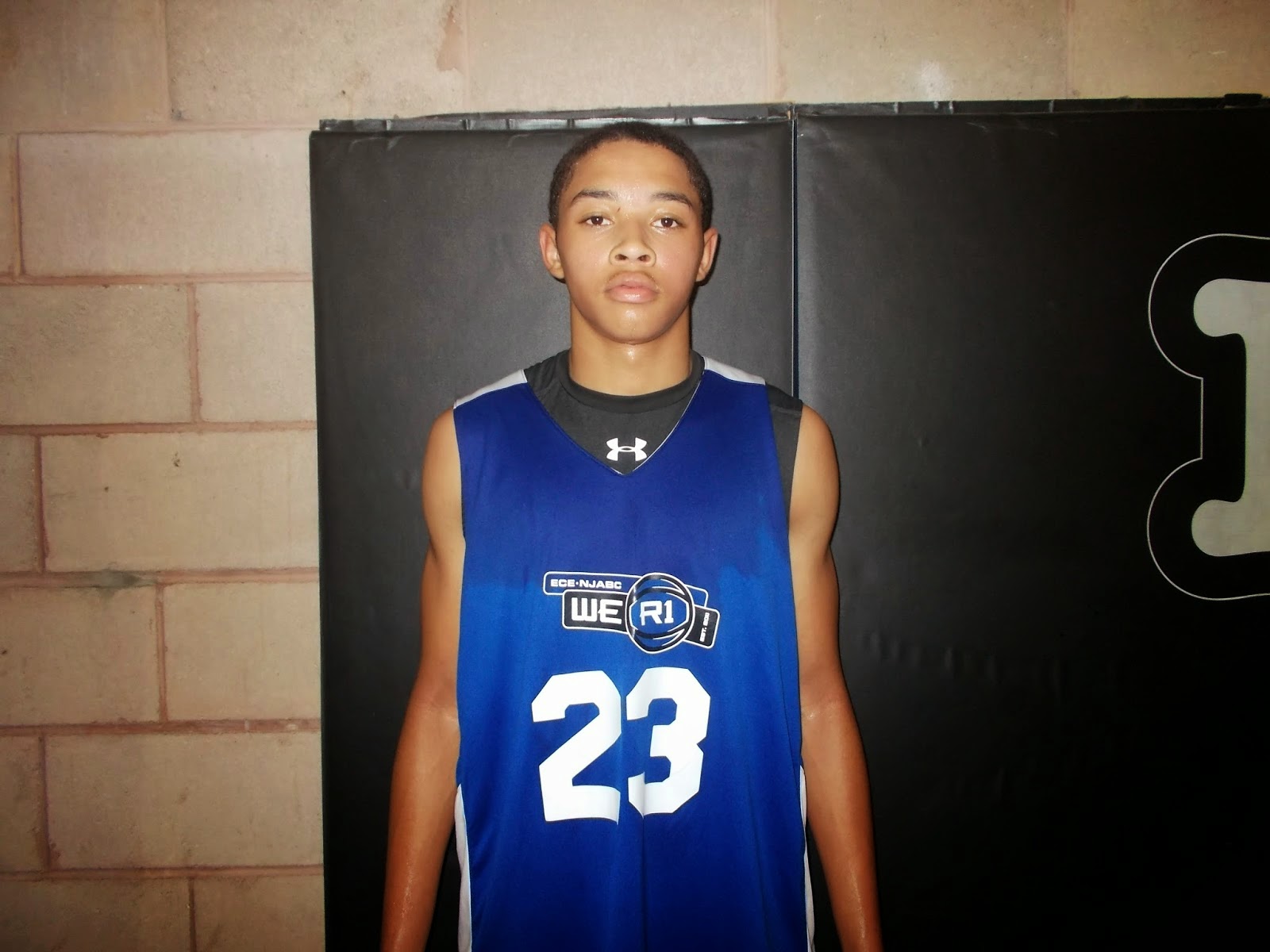 BASKETBALL SPOTLIGHT NEWS: Basketball Spotlight Feature: Lundy Lets His ...