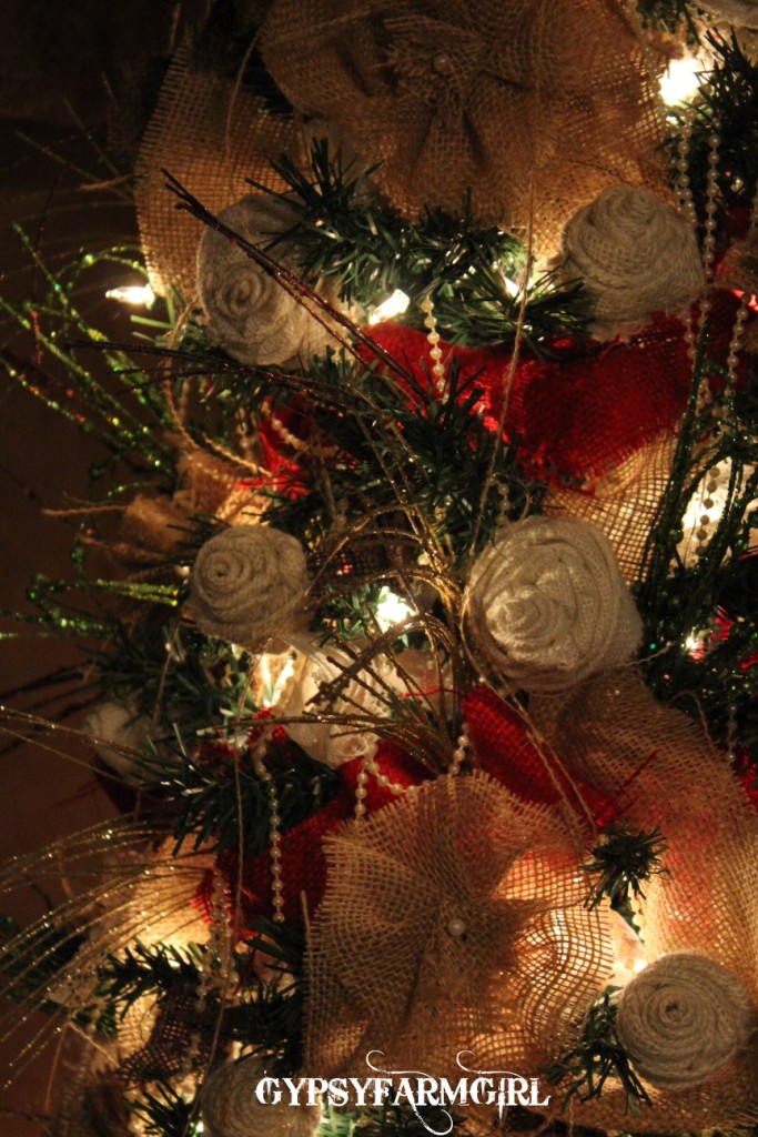 GypsyFarmGirl: A Burlap and Lace Christmas Tree