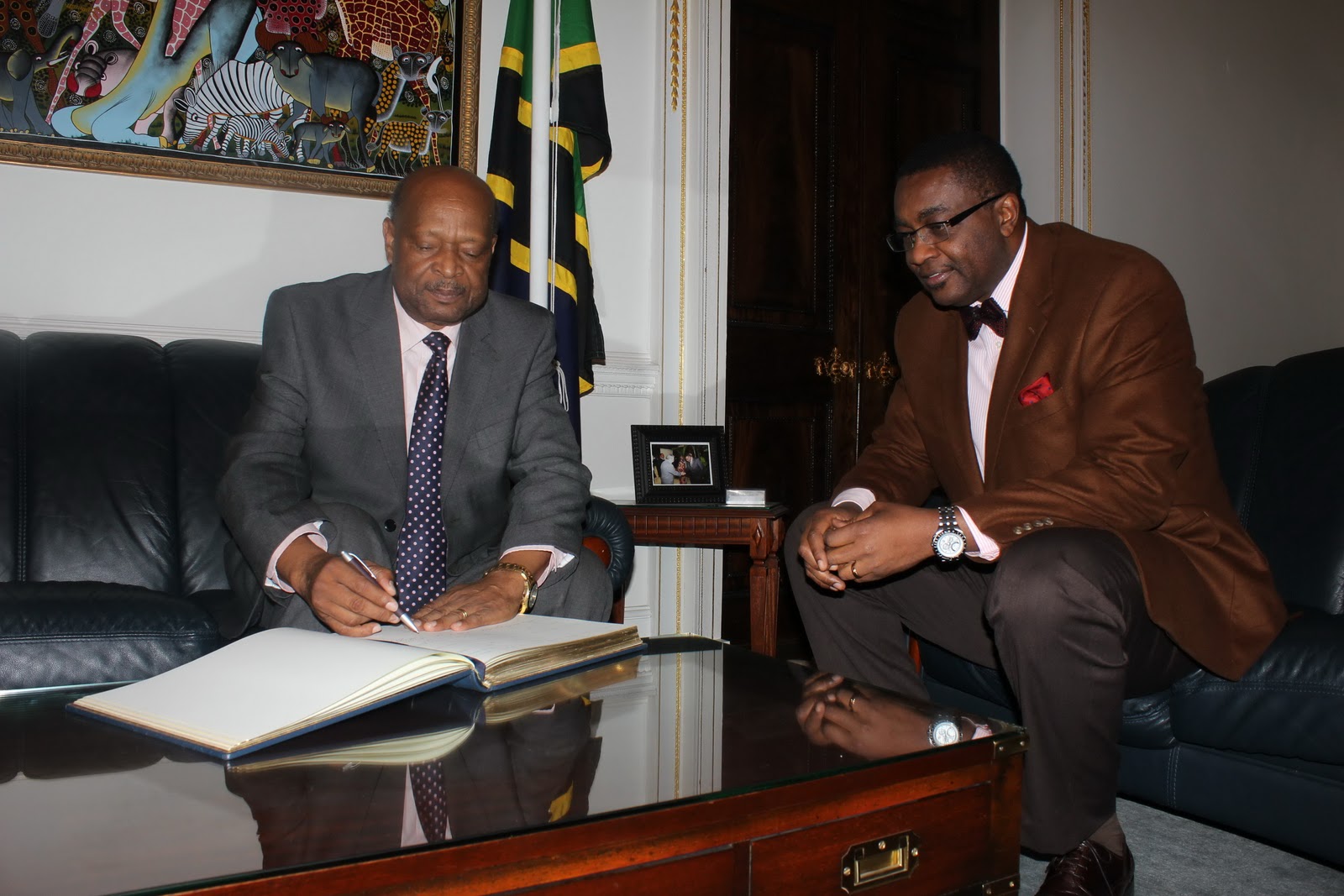 INDABA AFRICA: MH MAPESA CHEYO AKUTANA NA URBAN PALSE NA KUFANYA MAHOJIANO