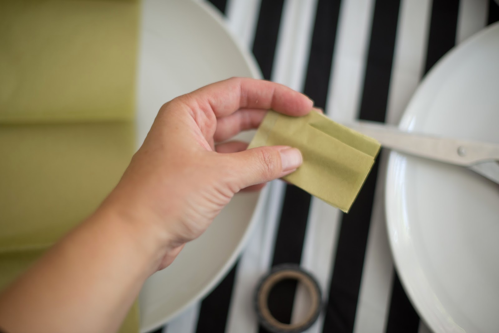 Domestic Fashionista: Tissue Paper Tassel and Paper Straw Drink Stirrer ...