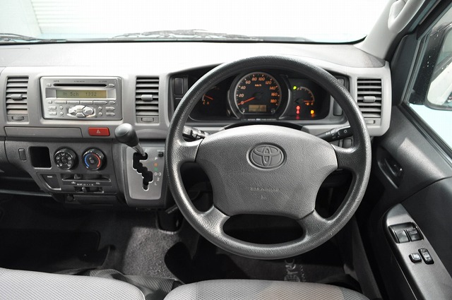 e-Budget: 2006 Toyota Huiace DX Long Diesel |Japanese vehicles to the world