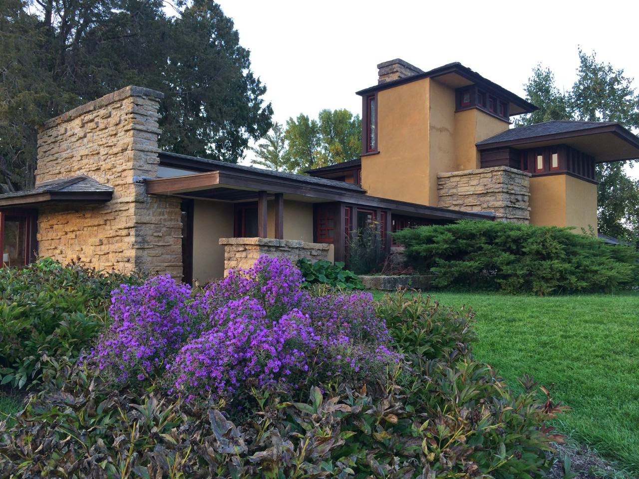 Pleasant Living: TALIESIN EAST