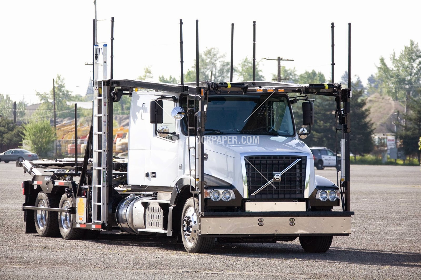 DIECIOCHO RUEDAS: VOLVO VAH… CAR HAULER… UNA INTELIGENTE SOLUCIÓN