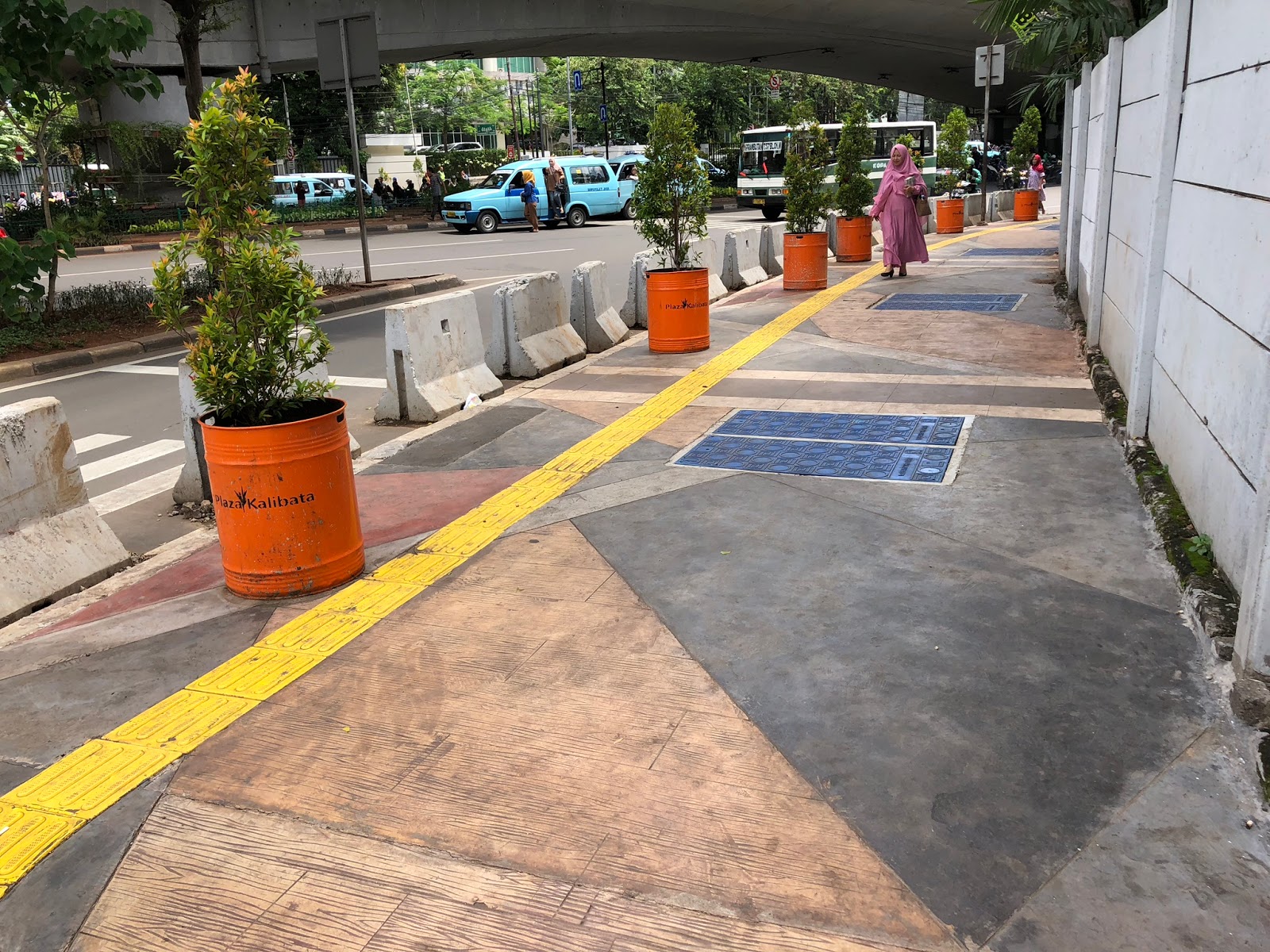 Patterned Concrete Indonesia: Trotoar DKI : Kalibata Mall