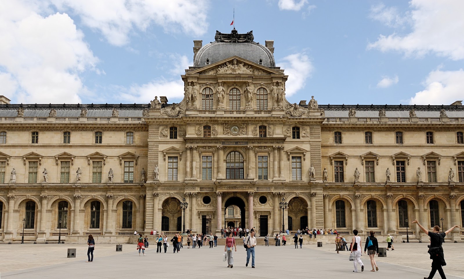 Sights and Insights: A Brief Introduction to Louvre Museum, Paris (Part--I)