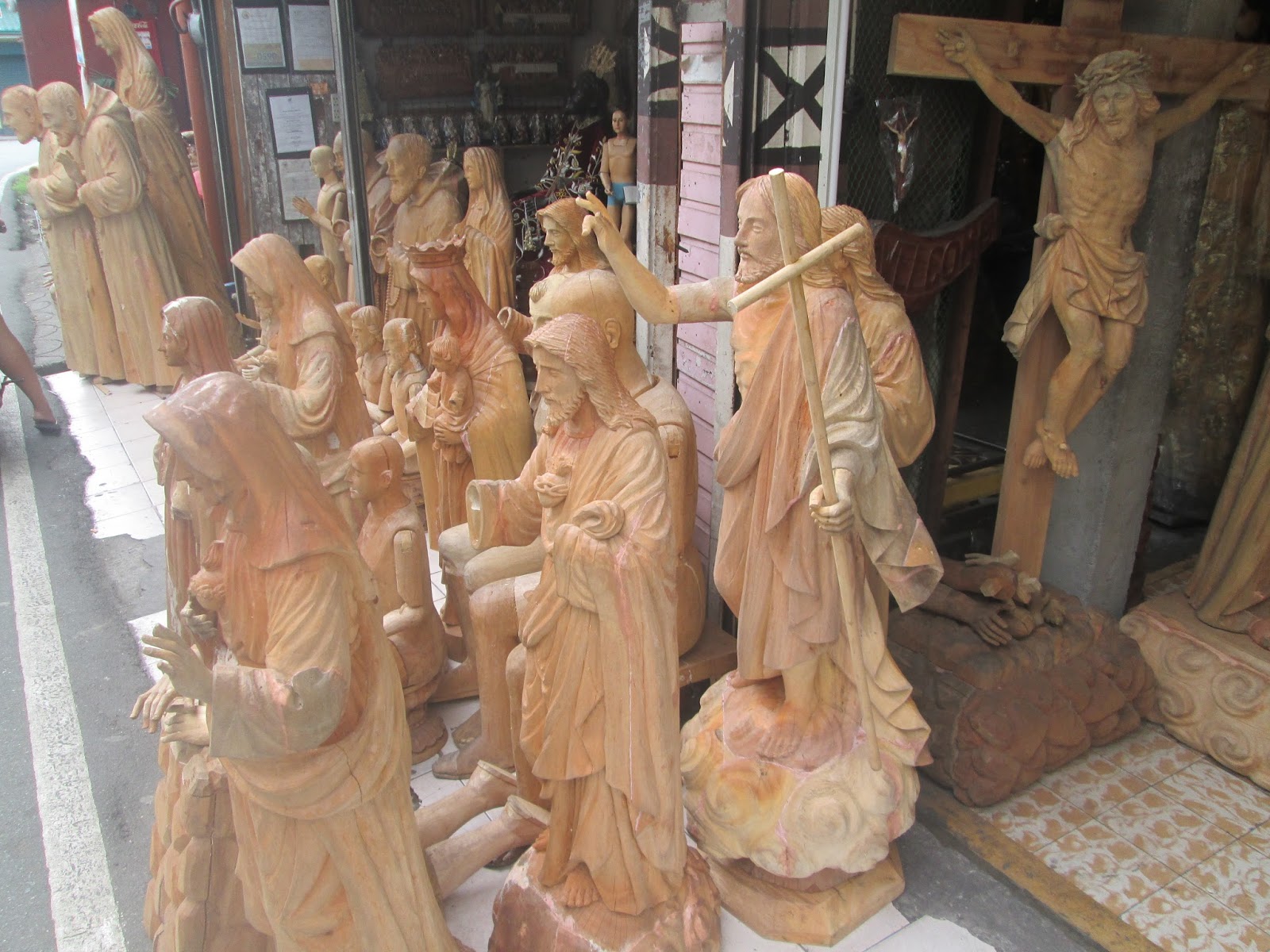 INSPIRING JOURNEY: Paete and Lumban: The Carving Capital and The ...