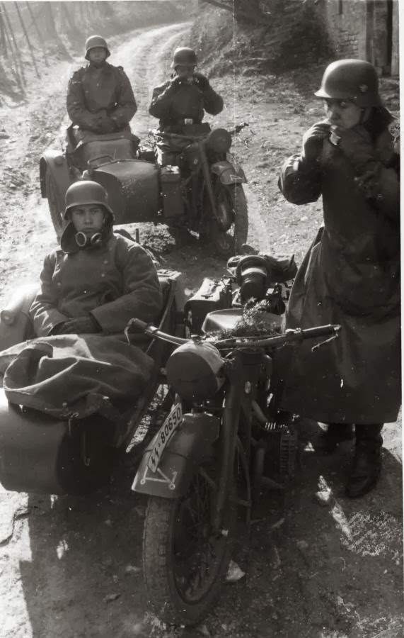 NAZI JERMAN: Foto 4. SS-Polizei-Panzergrenadier-Division