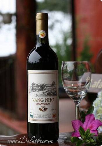 Rượu vang Dabeco Đà Lạt đỏ