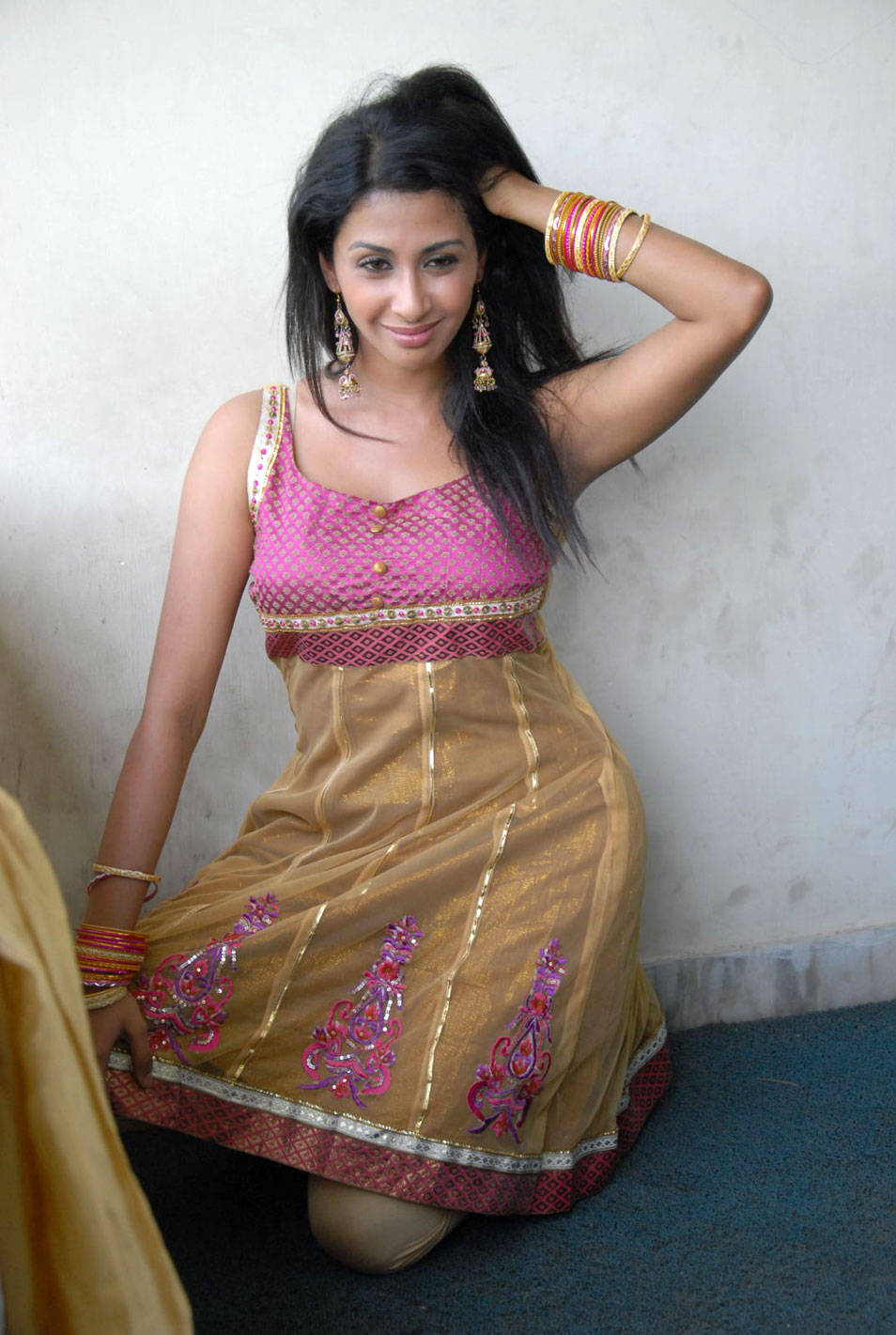Telugu actress Gayatri Hot images in Chudithar Spicy Gallery | South ...