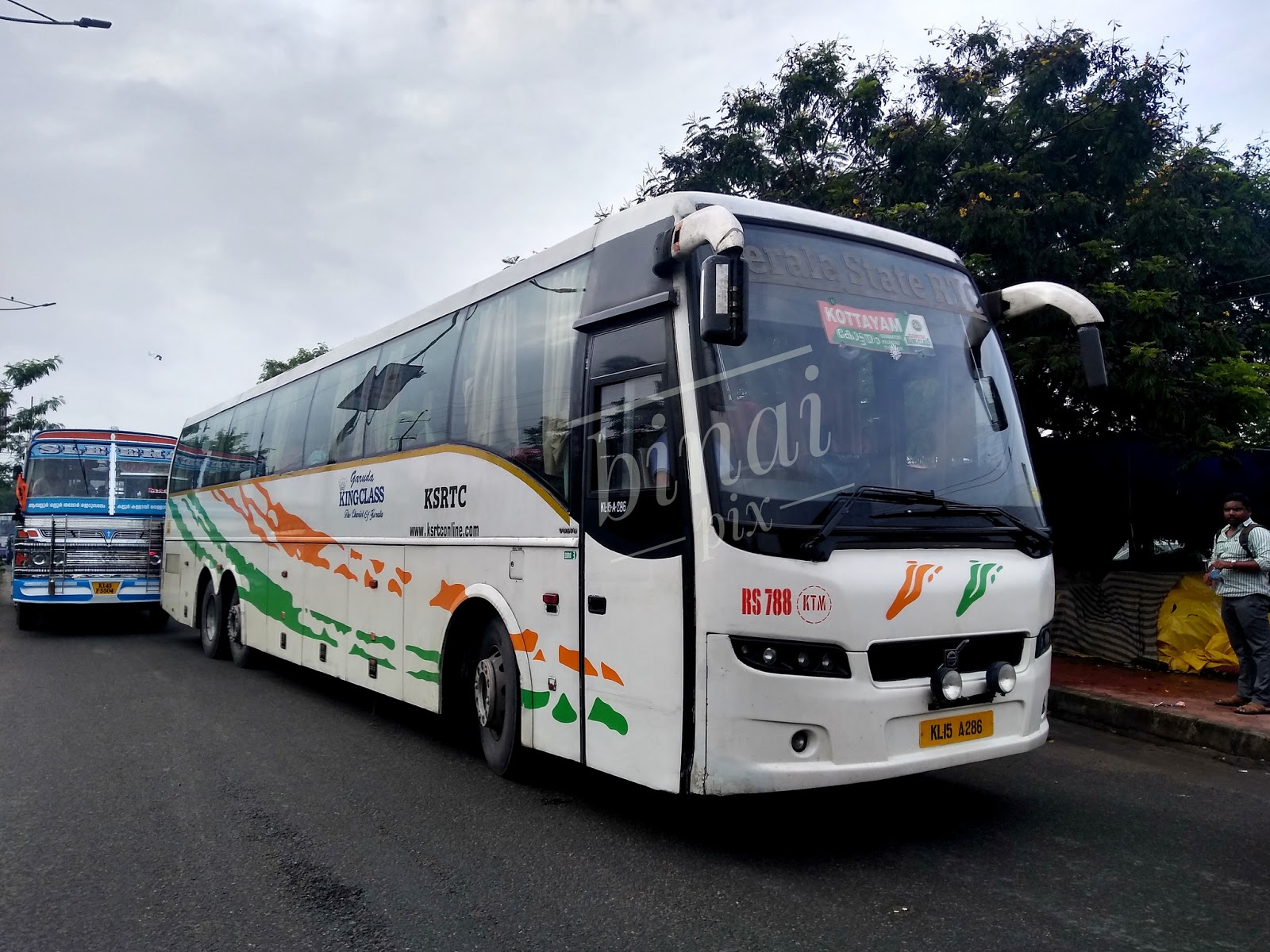 Bengaluru to Thrissur: KSRTC Garuda King Class