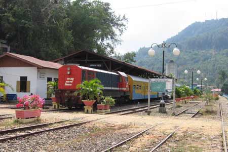 Berkunjung ke Museum Kereta Api Sawahlunto