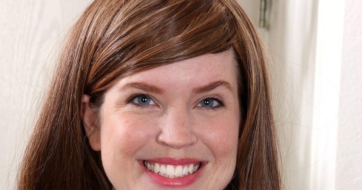 Solo Photo Sets : AllOver30.com Holly Fuller