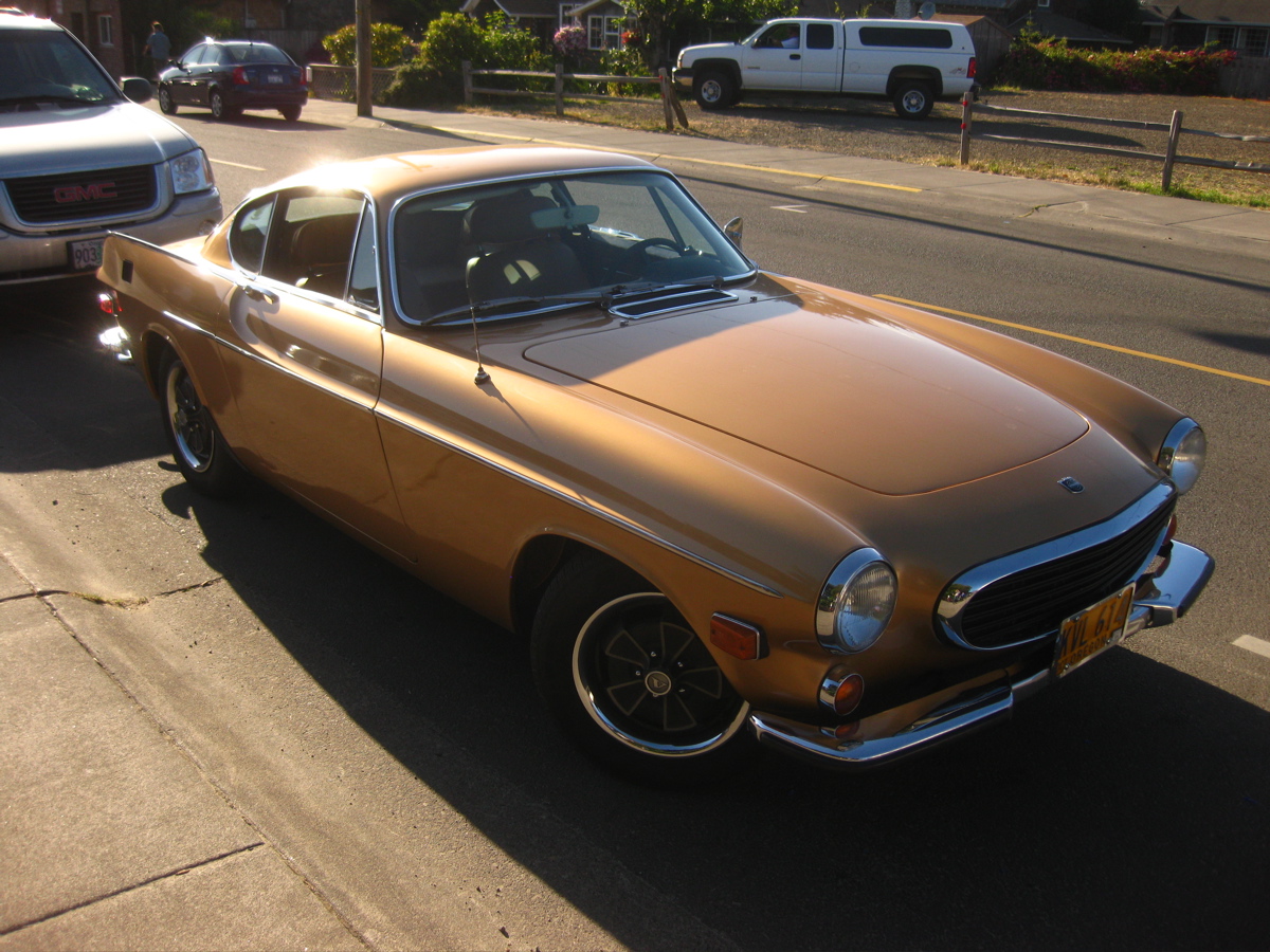 OLD PARKED CARS.: 1971 Volvo P1800.