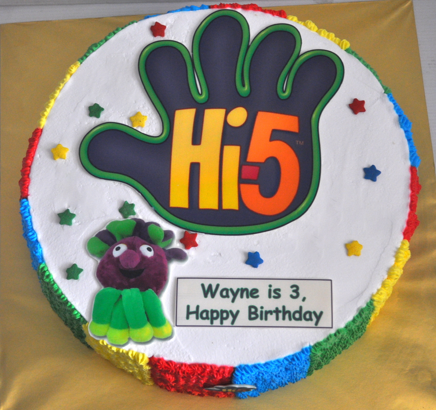 Izah's Kitchen: Hi 5 Theme cake for Wayne