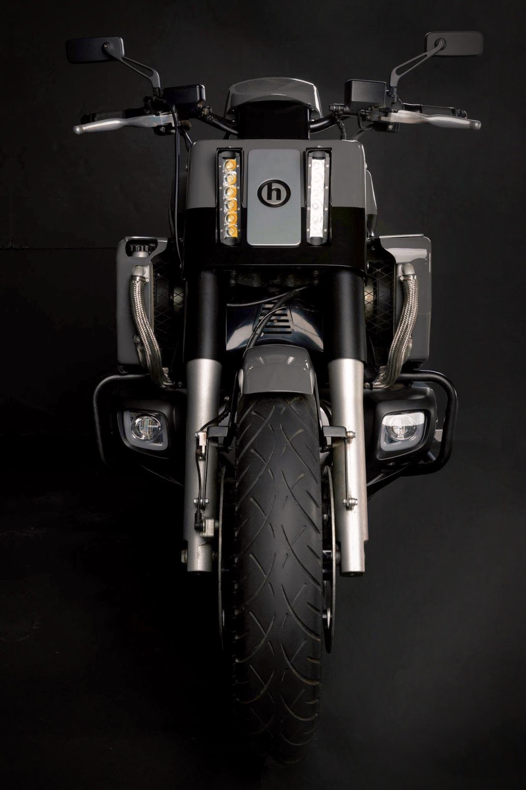 Valkyrie Flat Six - Inazuma café racer