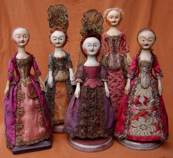 My Antique World: Queen Anne's dolls