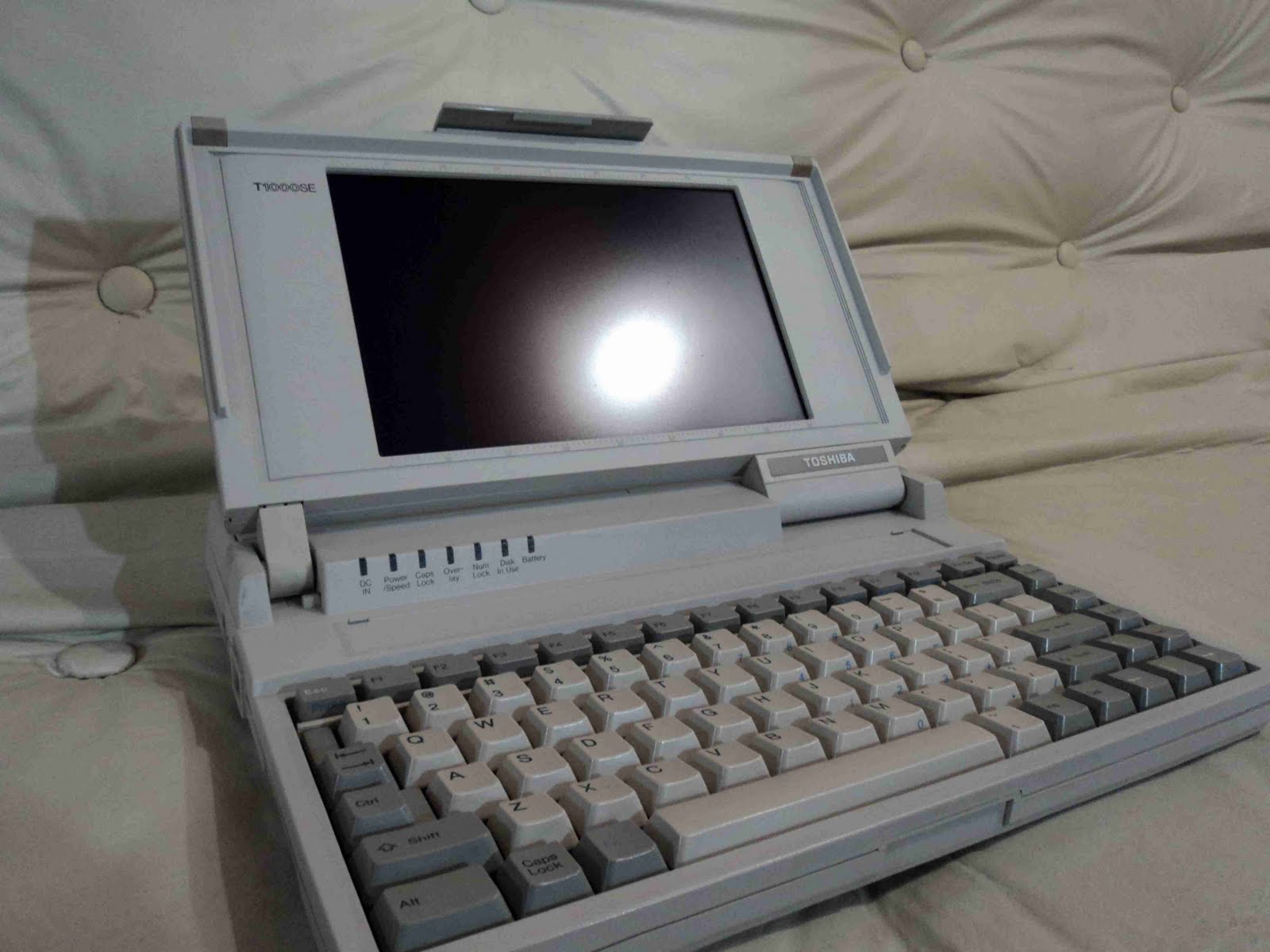 RetroNotebookArgentina: Toshiba T1000 SE