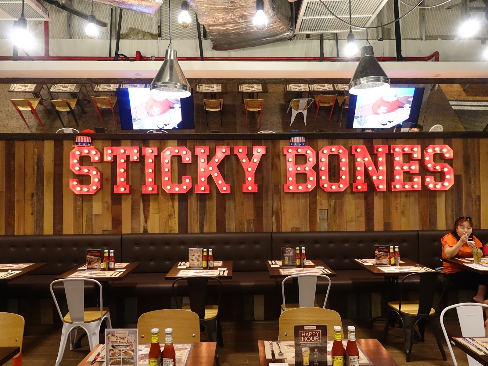 shauneeie: Morganfield's - Home of the sticky bones is having an ...