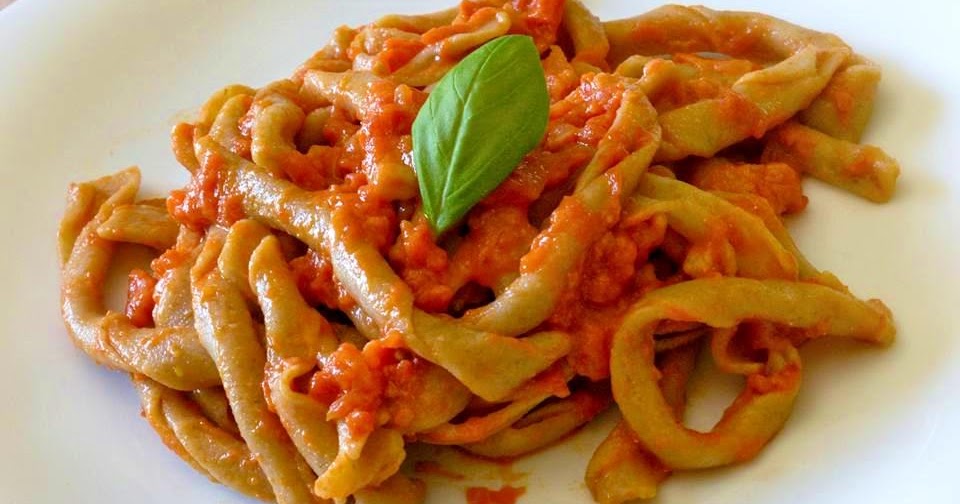 SAGNE ‘NCANNULATE SALENTINE CON RICOTTA FORTE - Ornella Pasquariello