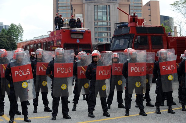 APA FUNGSI FRU NI ??? [VIDEO] ~ SALUTE! Sang Saka Biru