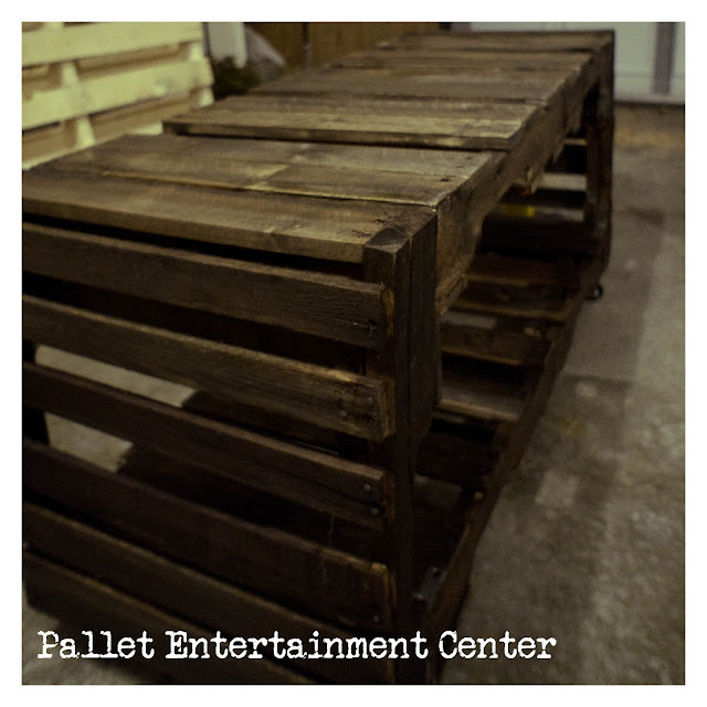 A Fraying Memoir: Pallet Entertainment Center Tutorial