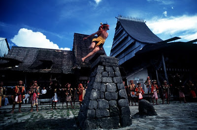 Kamu Harus Tahu Lompat Batu dari Suku Nias | NIAS SWEET HOME