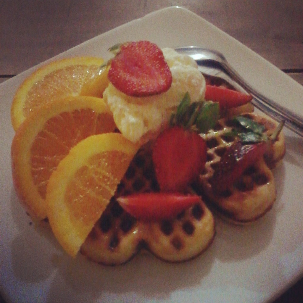 Lemari Leah: I Feel about... Waffle with Fruit Topping