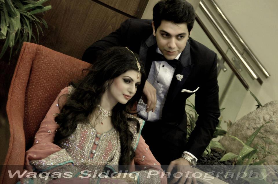Famous Pakistani Singer Gohar Mumtaz Got Engaged with Model Anum Ahmed ...