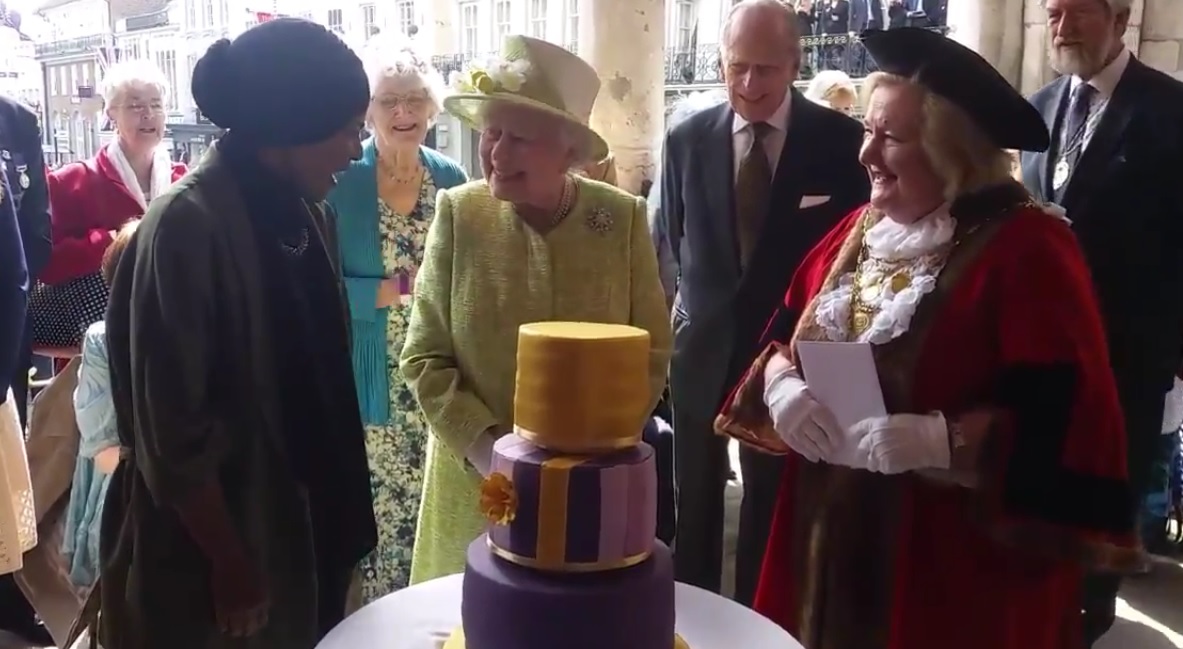 Queens of England: Let them eat birthday cake...