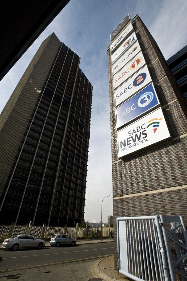 TV with Thinus: BREAKING. Struggling SABC plans to fire up to 981 full ...